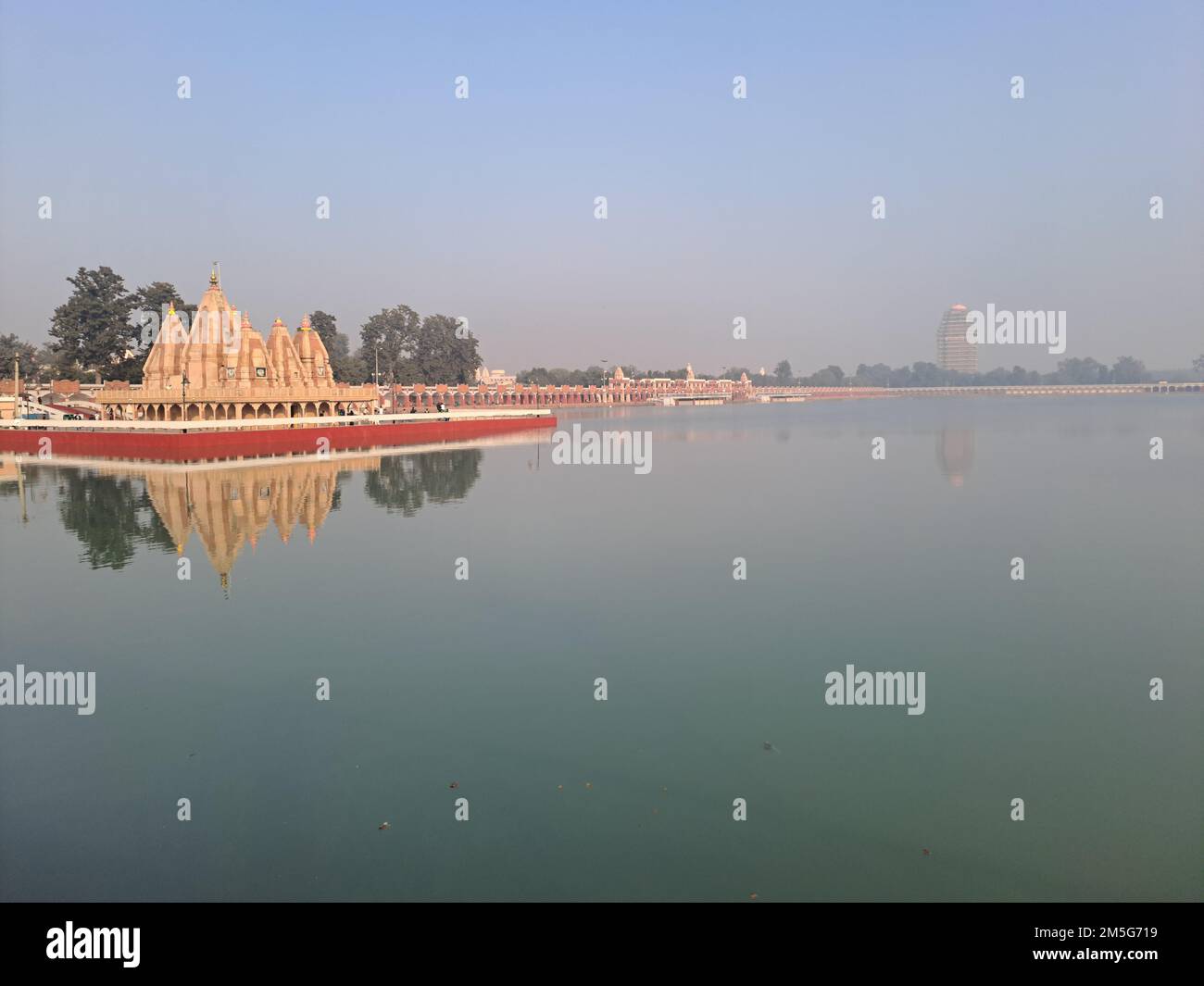 Shri Sarveshwar Mahadev Temple at Brahma Sarovar in Kurukshetra ...