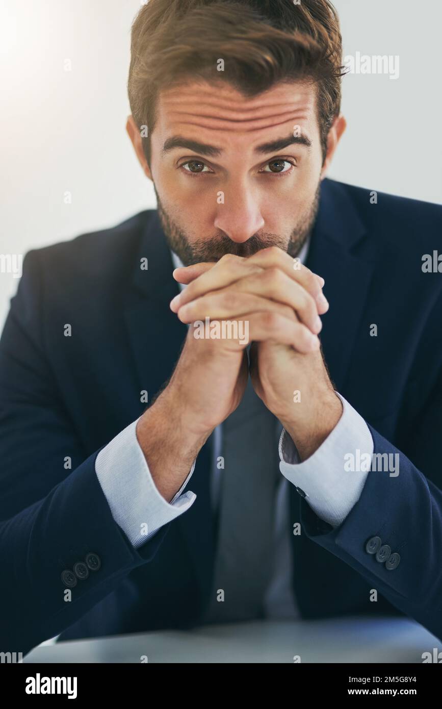 Portrait stressed office young hi-res stock photography and images - Alamy