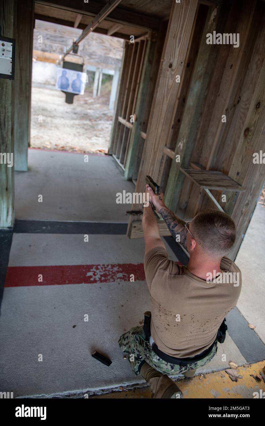 (220316-N-OI810-0182) KEY WEST, Florida (March 16, 2022) Equipment ...