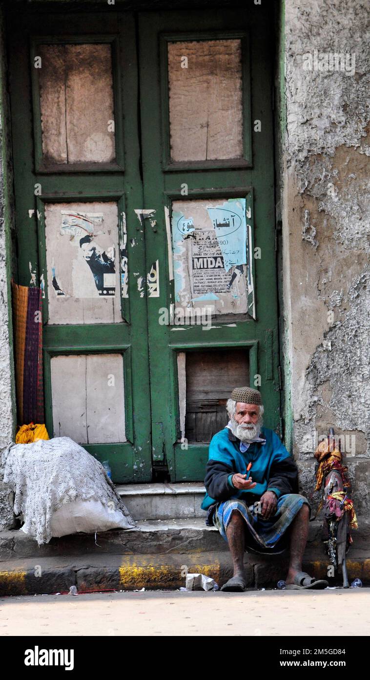 An elderly Bengali homeless man in central Kolkata, India Stock Photo ...