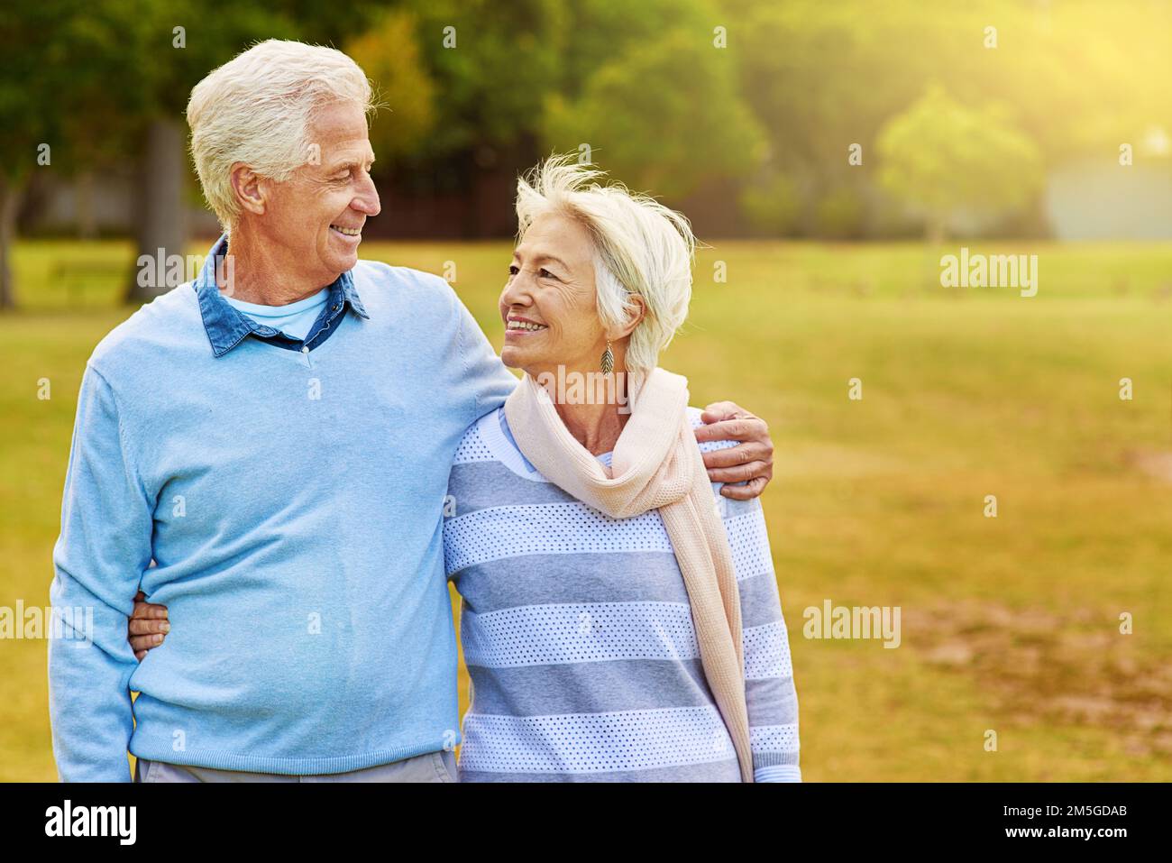 Strong bond hi-res stock photography and images - Alamy