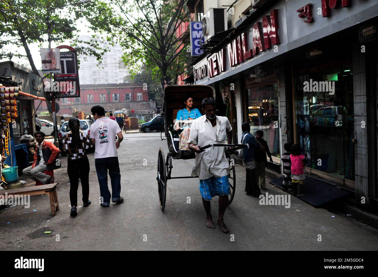 Hand pulled rickshaw in the streets of Kolkata, West Bengal, India ...