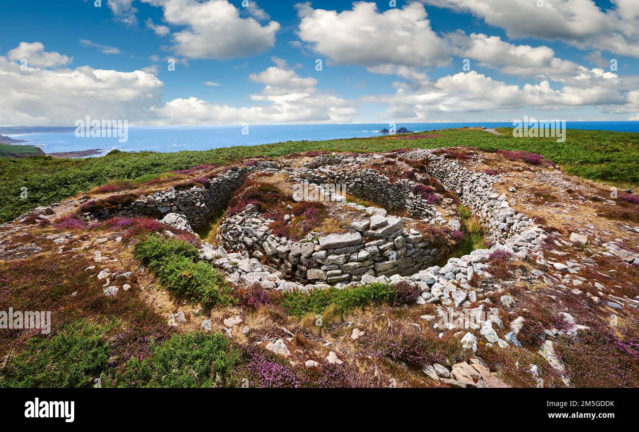 Ballowall Barrow prehistoric chambered tomb, Carn Gluze, Ballowall ...