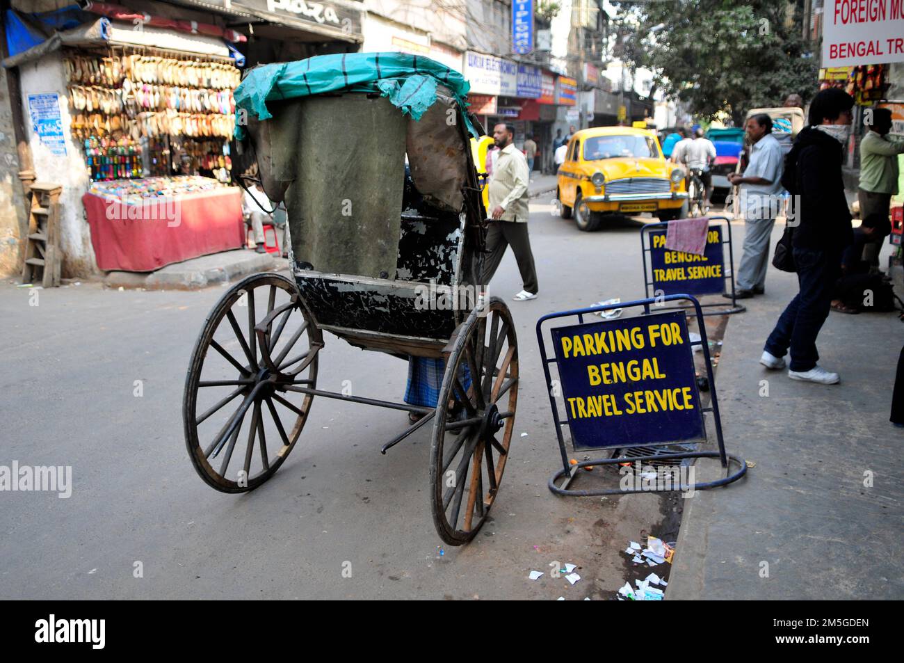 Hand pulled rickshaw in the streets of Kolkata, West Bengal, India ...