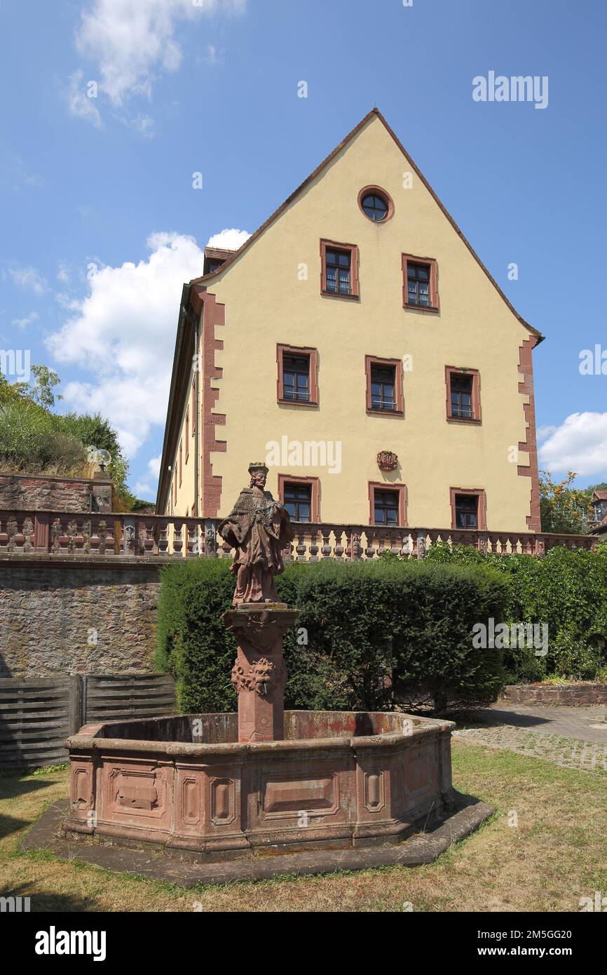 Abbey well hi-res stock photography and images - Alamy