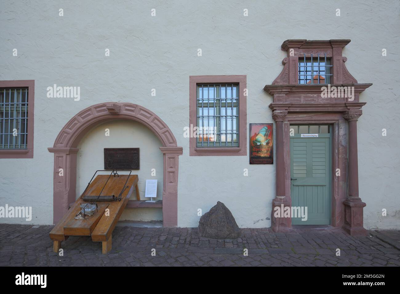 World's largest mousetrap in front of the entrance to the castle ...