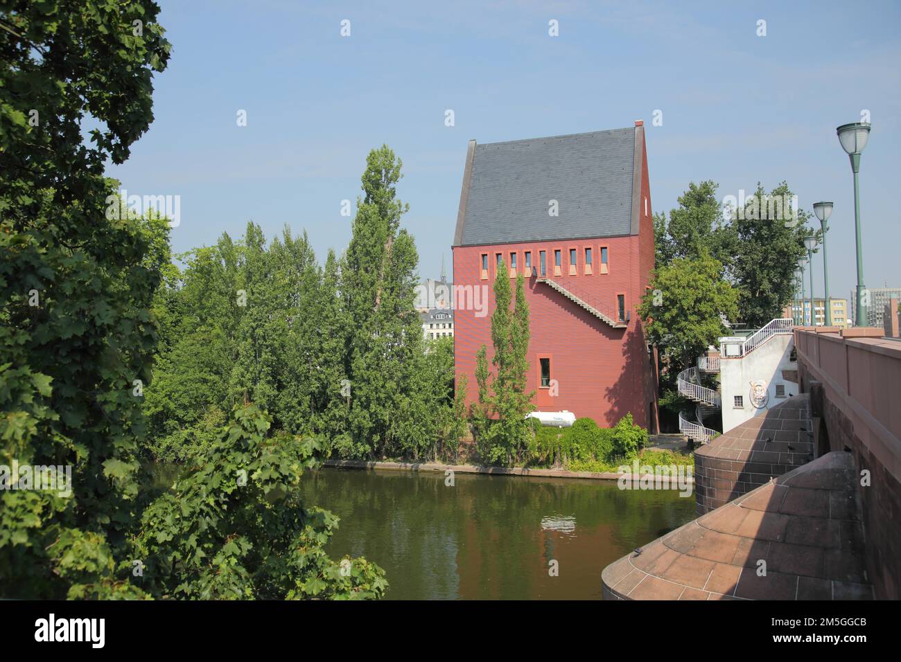Porticus on the Main Island and Old Bridge, building, red, Old Town ...