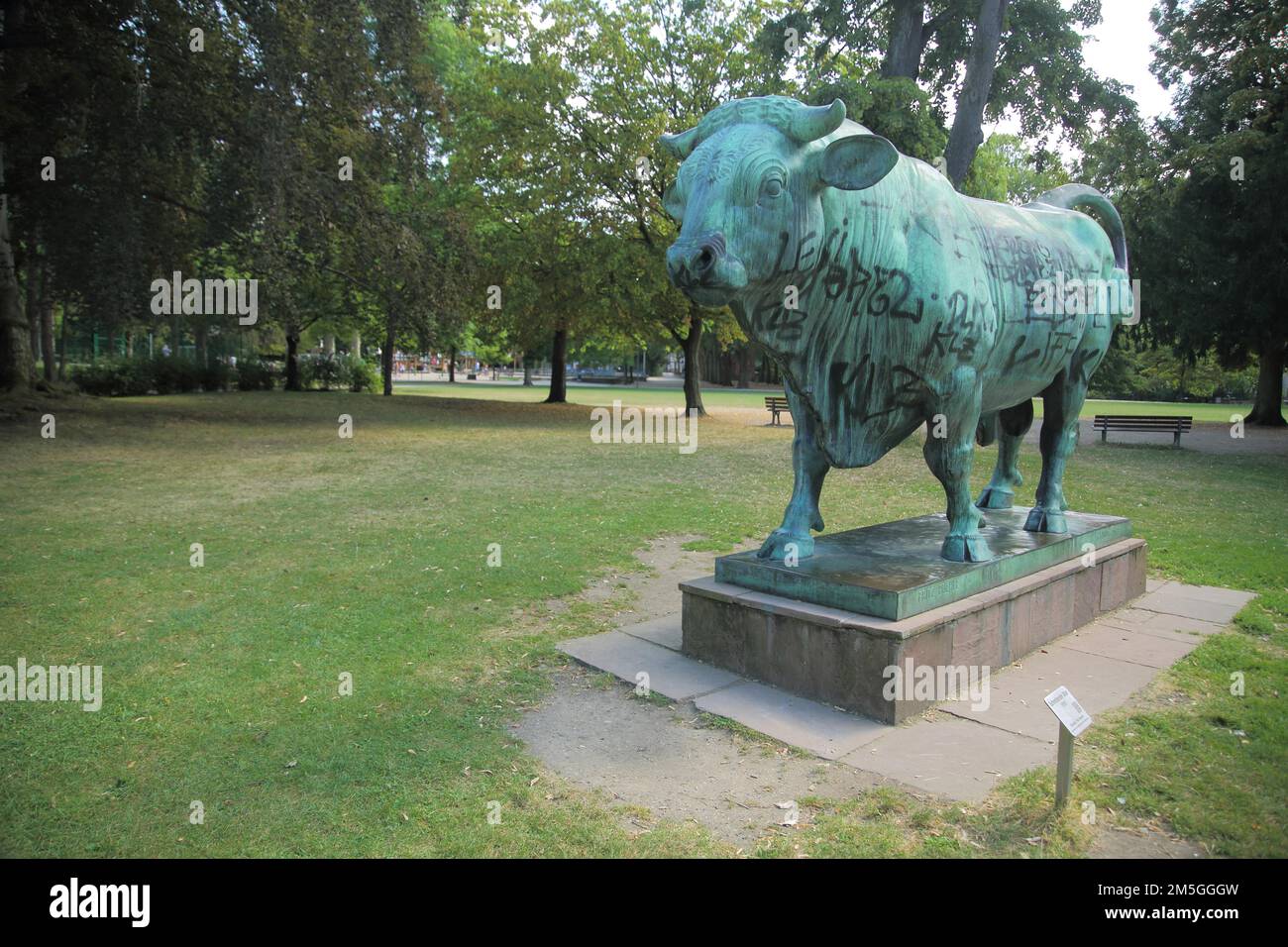 Sculpture The Riding Bull by Fritz Boehle 1910, Figure, Cow ...