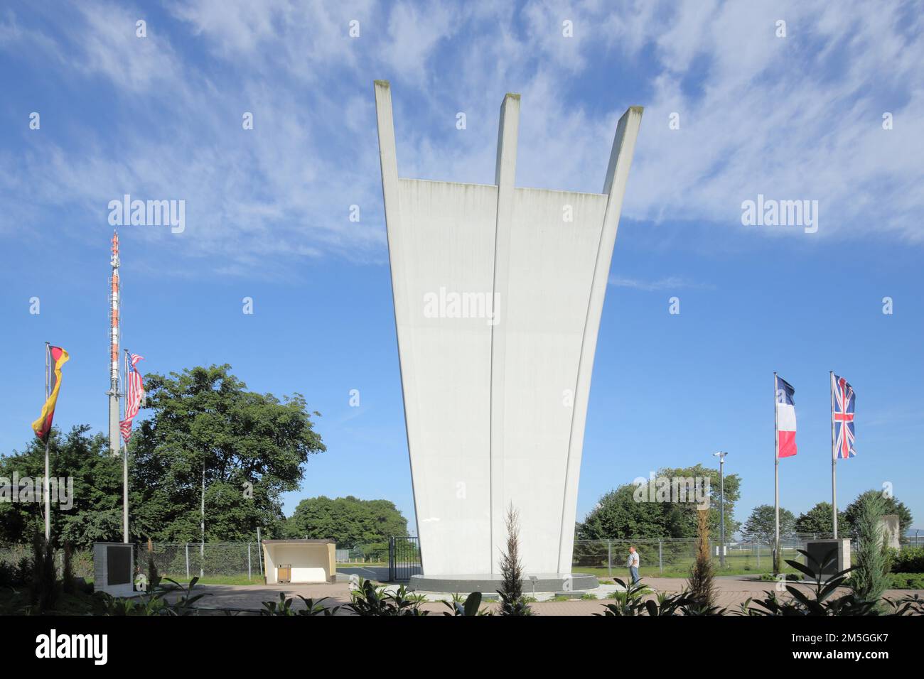 Stele at the Airlift Memorial with national flags, us, French, British ...