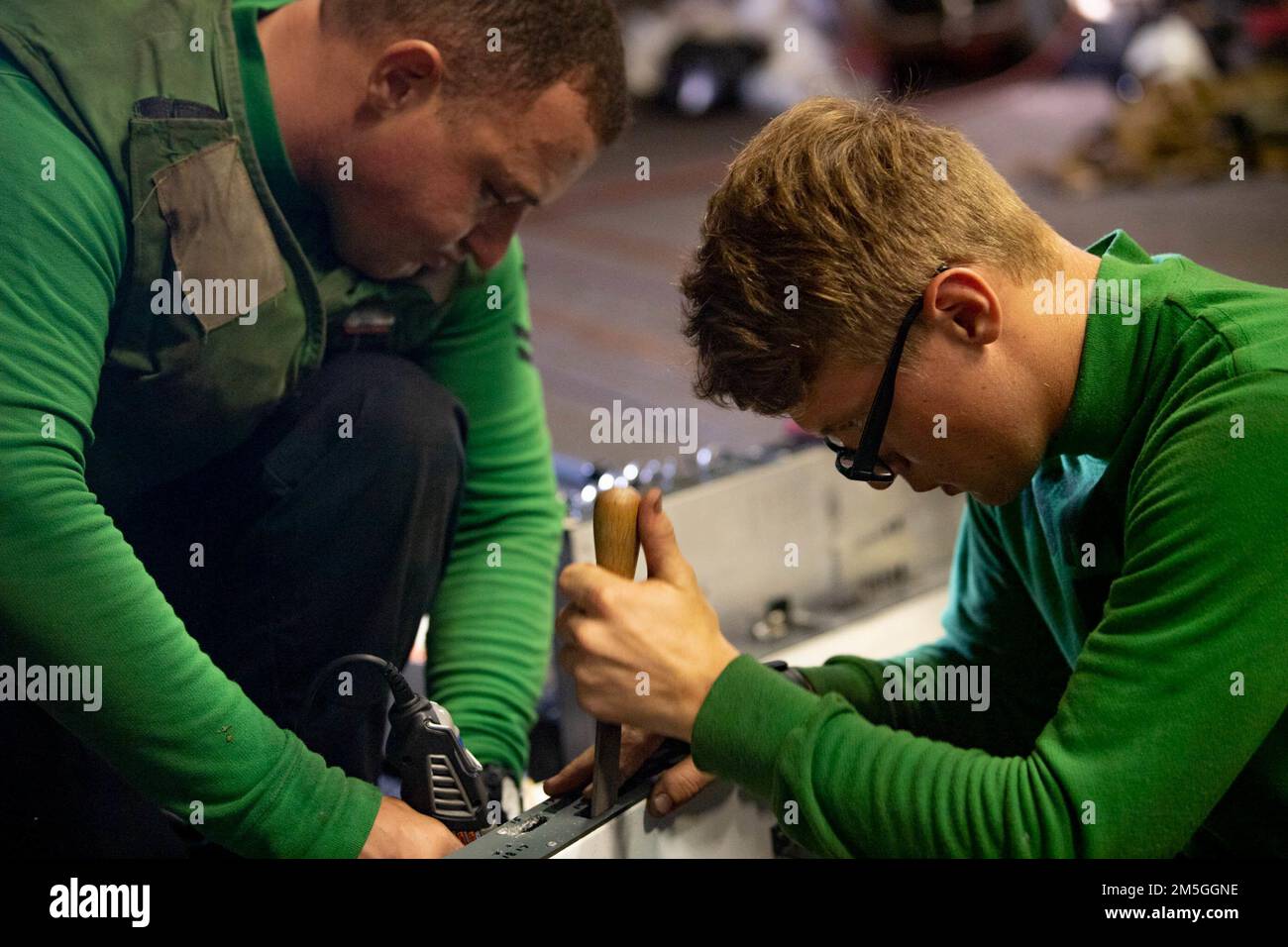 PHILIPPINE SEA (March 17, 2022) Aviation Electronics Technician 2nd ...