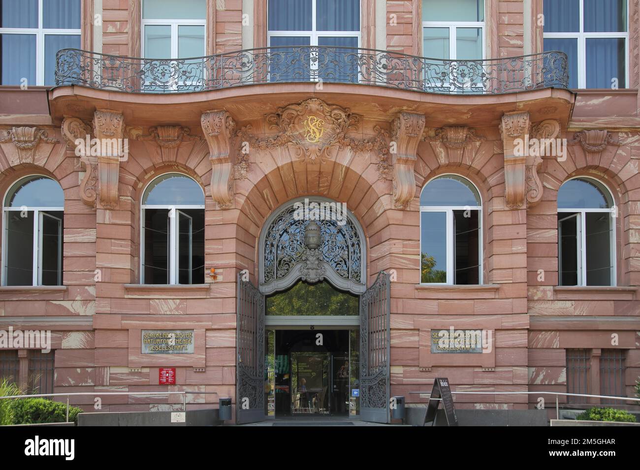 Entrance to the Senckenberg Naturmuseum, Senckenberg Museum, Museum ...