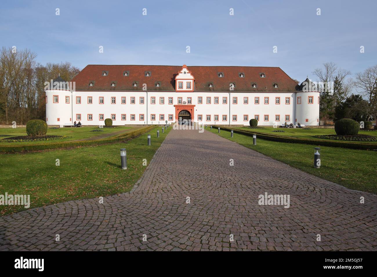 Heusenstamm castle or schonborn castle hi-res stock photography and ...