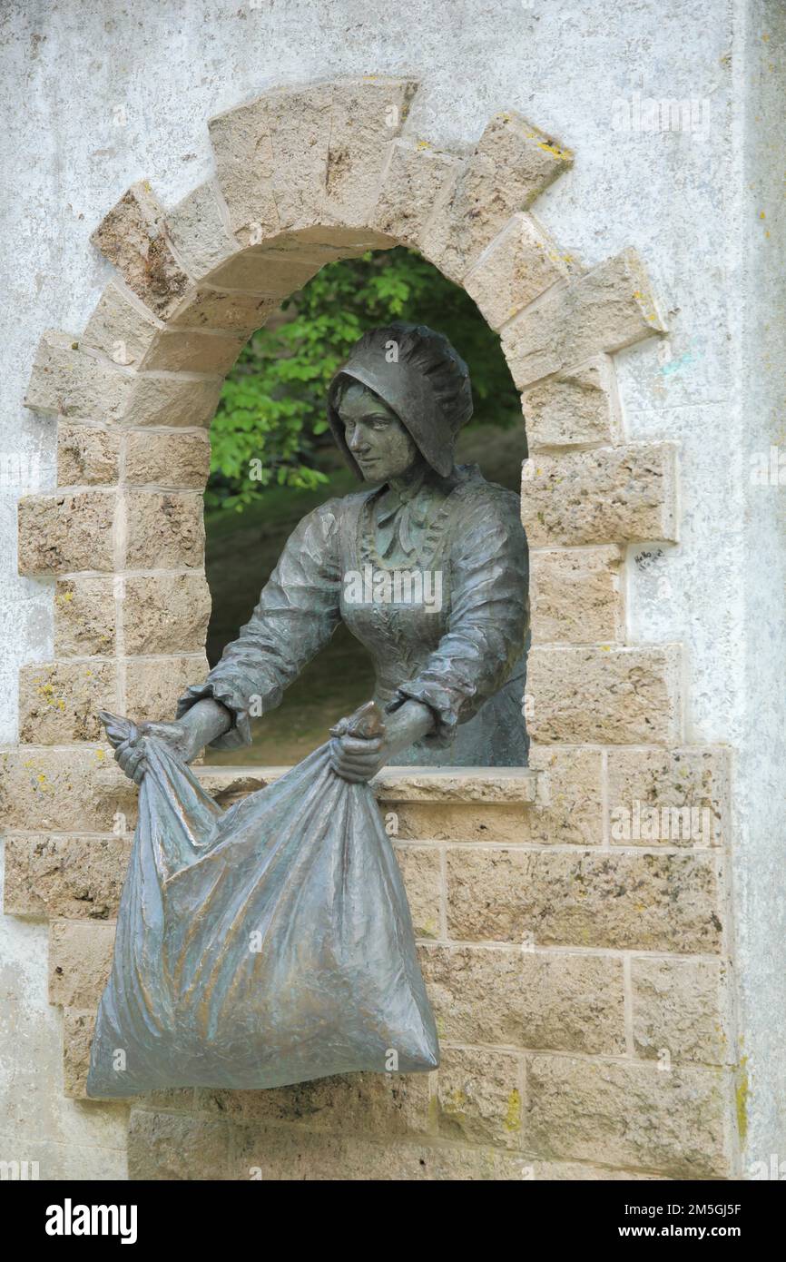 Monument to Brothers Grimm fairy tale Frau Holle, figure, cushion ...