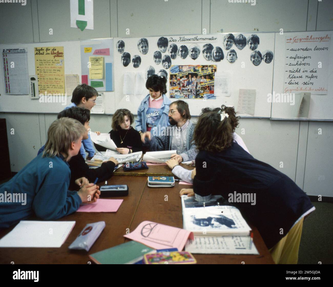 School 1990 hi-res stock photography and images - Alamy