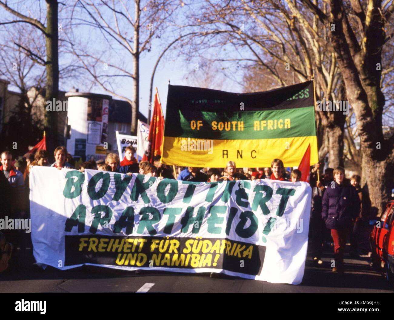 Bonn. 12. 000 against apartheid and for freedom for Namibia and South ...