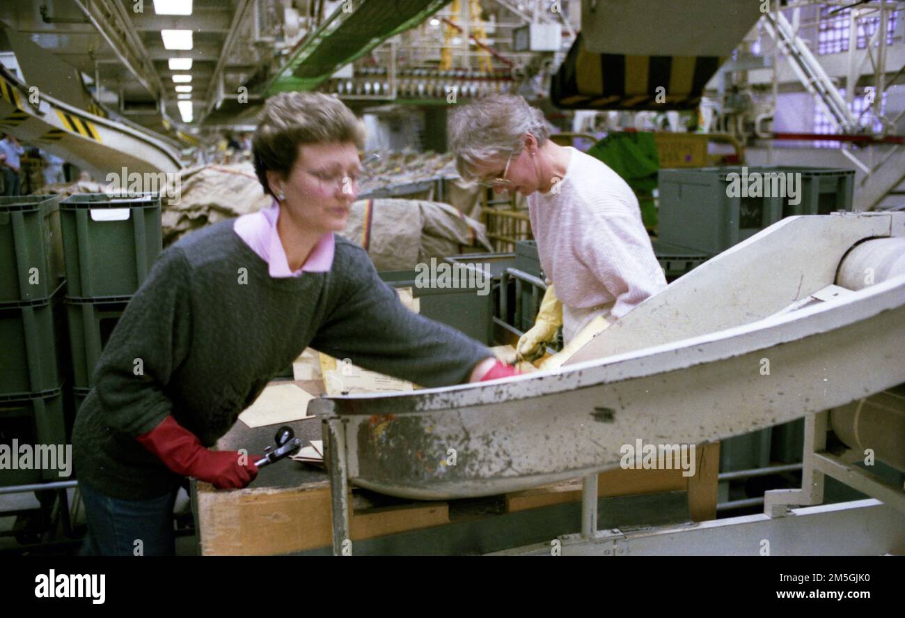 Letter distribution hi-res stock photography and images - Alamy