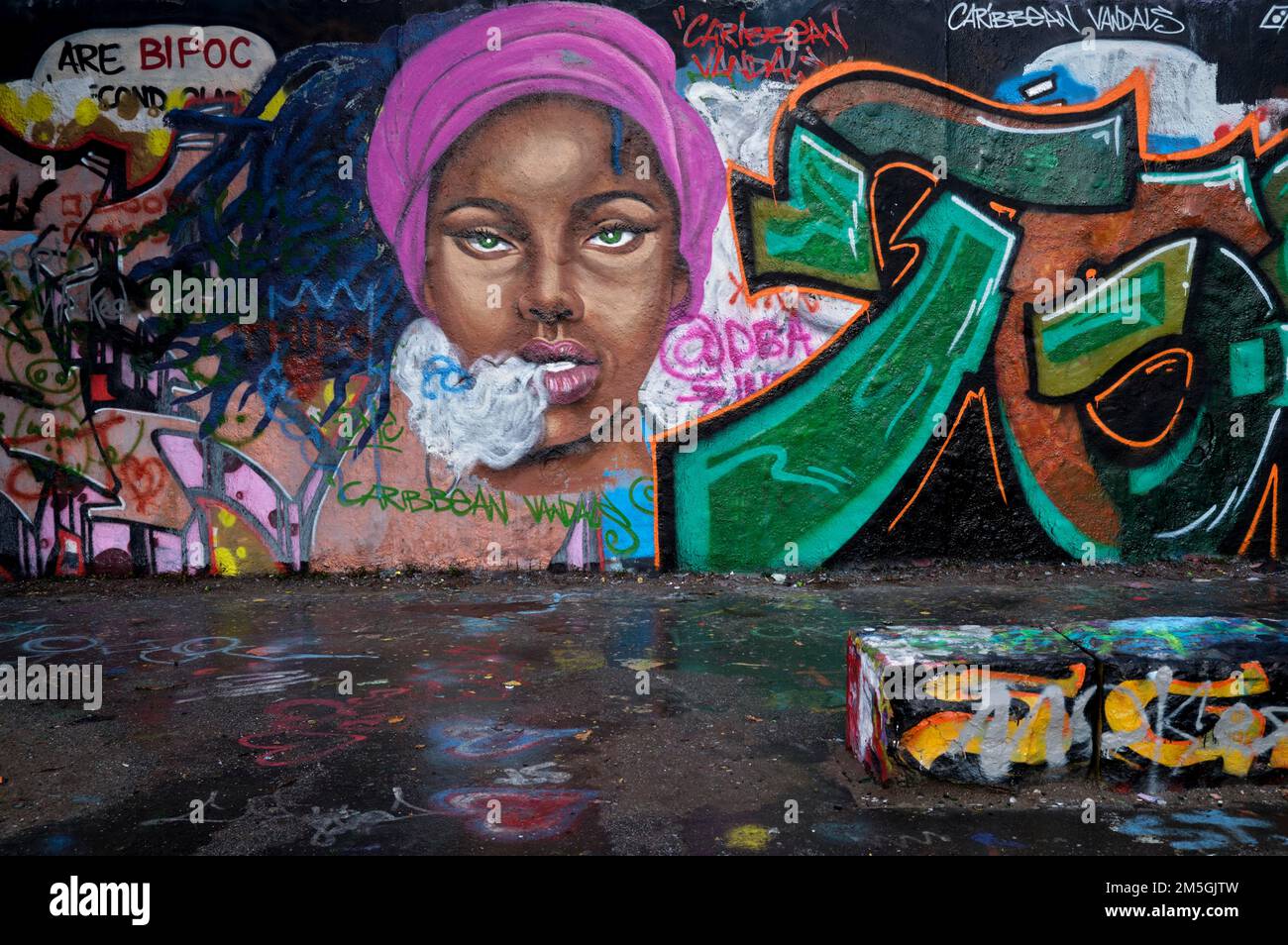 Germany, Berlin, 09. 04. 2022, Mauerpark, graffiti wall, work by ...