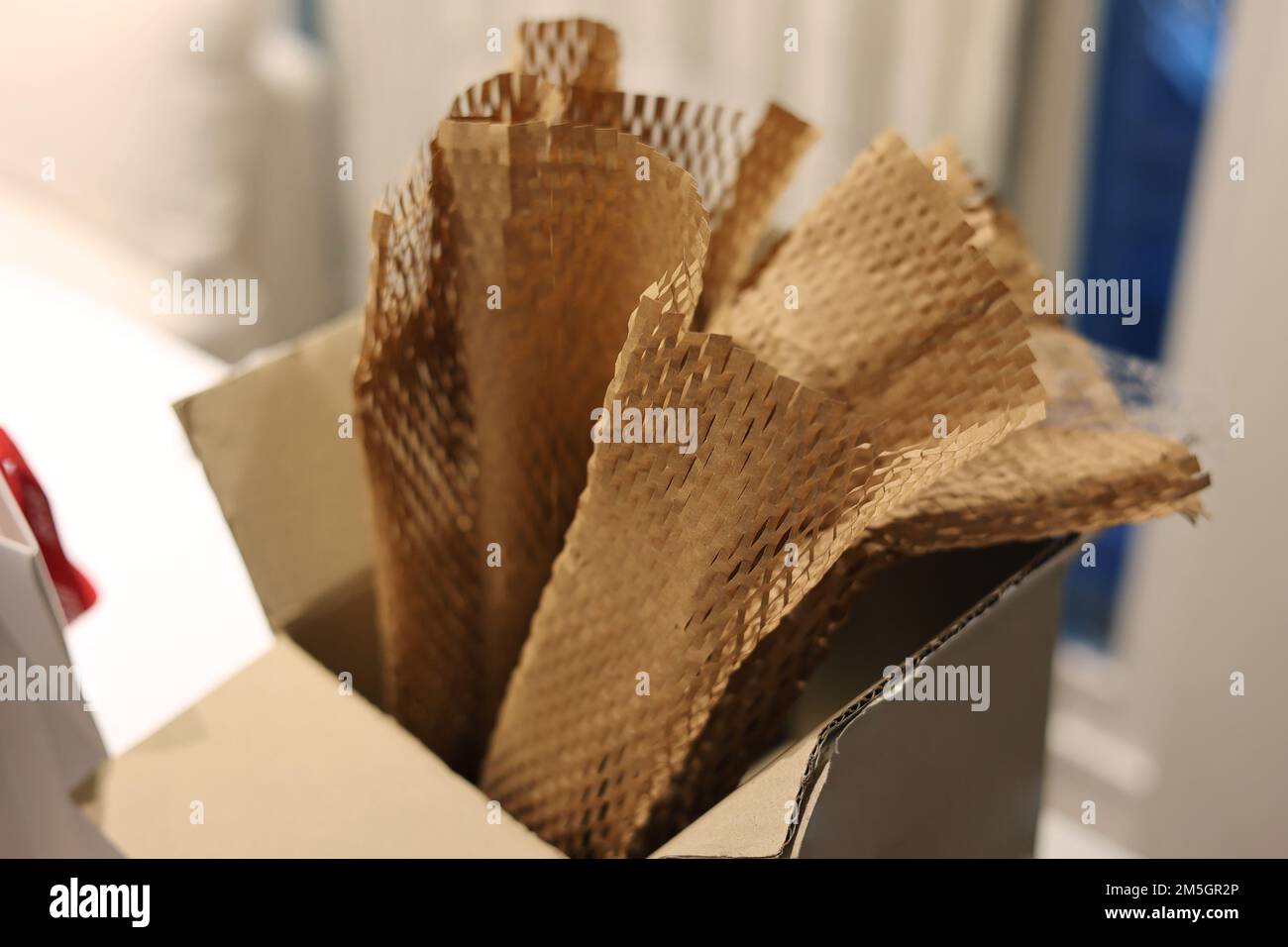 Paper packing material hi-res stock photography and images - Alamy