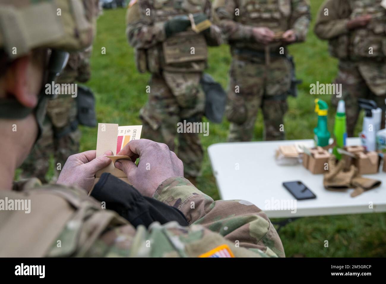 U.S. Soldiers assigned to the 39th Strategic Signal Battalion ...