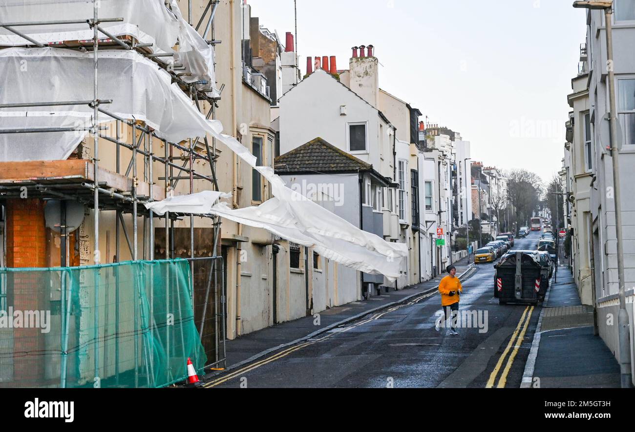 Scaffolding cover hi-res stock photography and images - Alamy