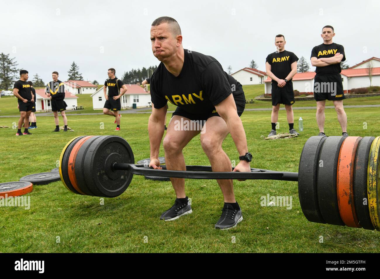 Oregon Army National Guard Soldiers take part in the Army Combat ...