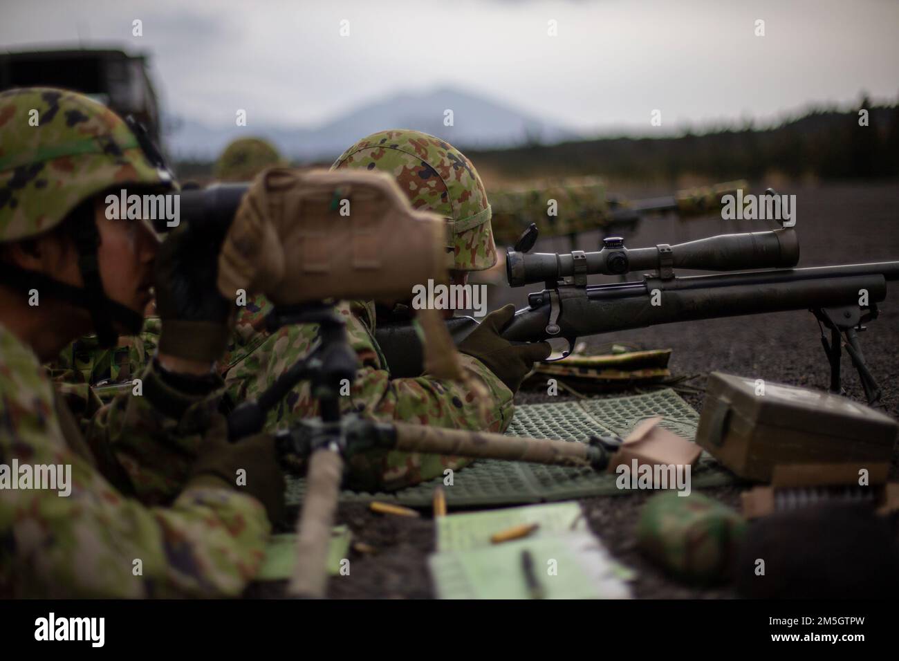 Japanese soldiers with the 1st Amphibious Rapid Deployment Regiment ...