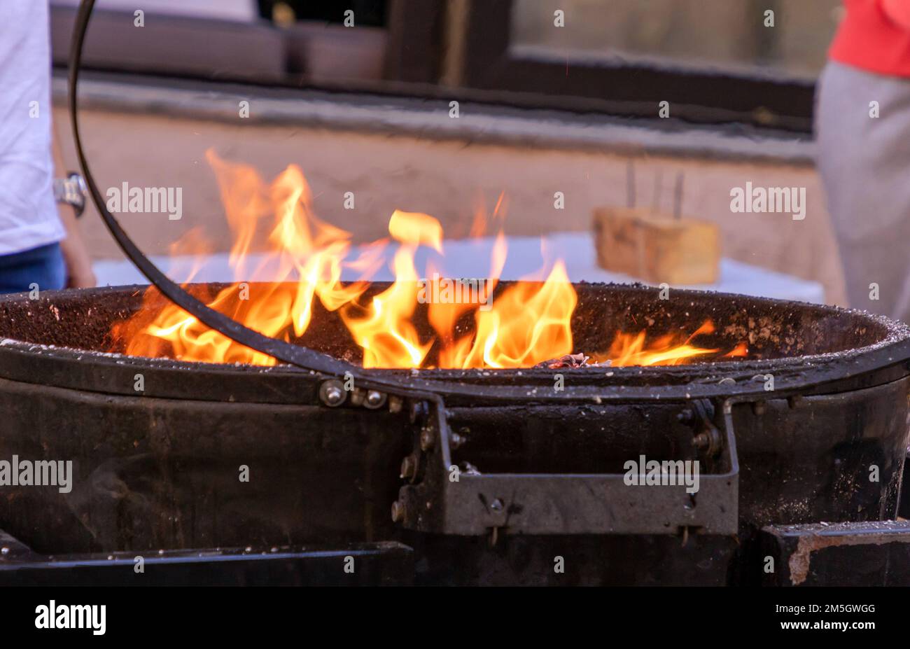 Grill outside hi-res stock photography and images - Alamy