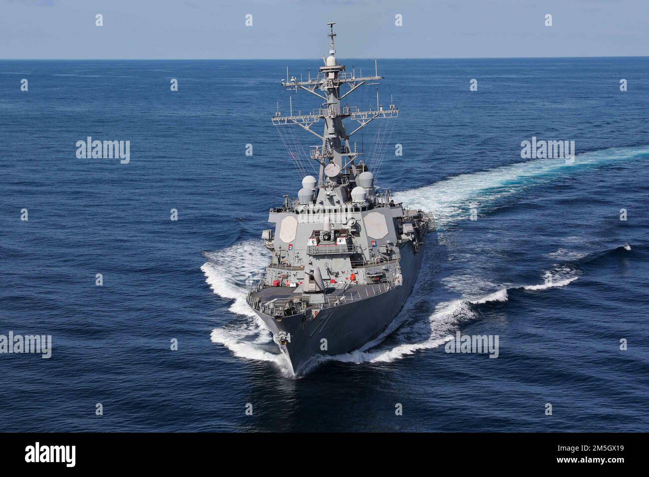 Uss ross ddg 71 hi-res stock photography and images - Alamy