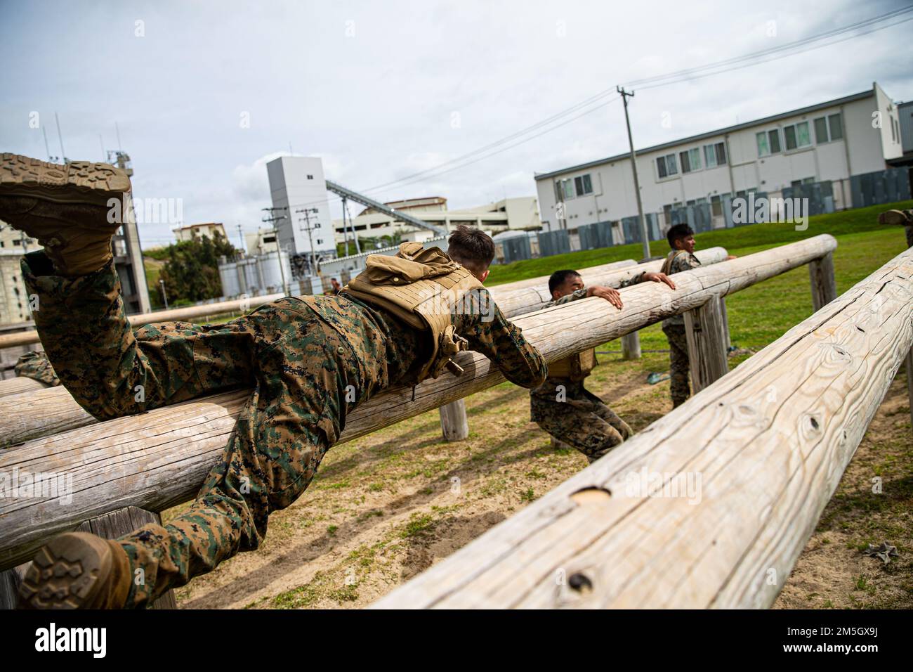 U s marine corps obstacle course hi-res stock photography and images ...