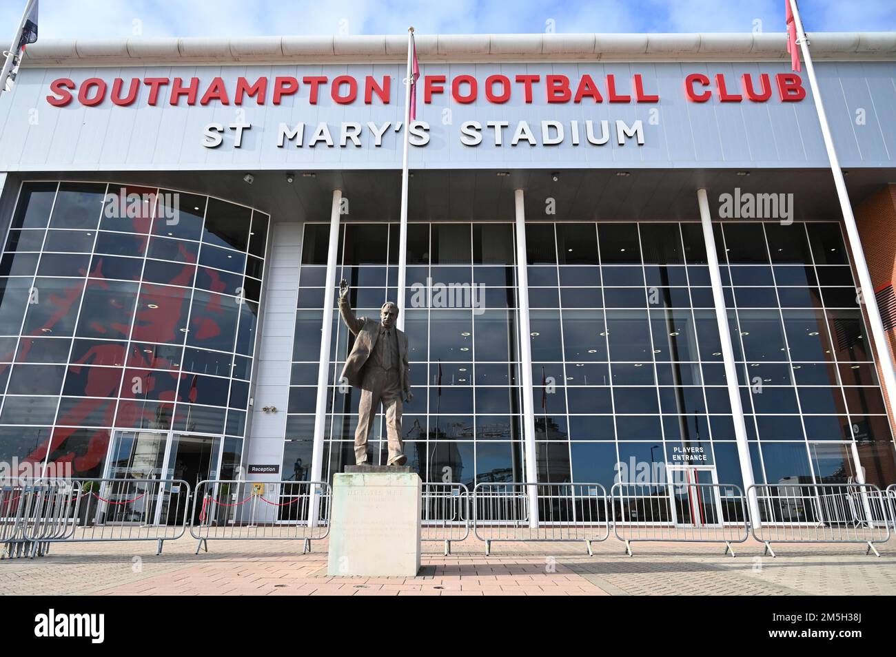 Ted Bates statue at entrance to Southampton Football Club St Mary;'s ...