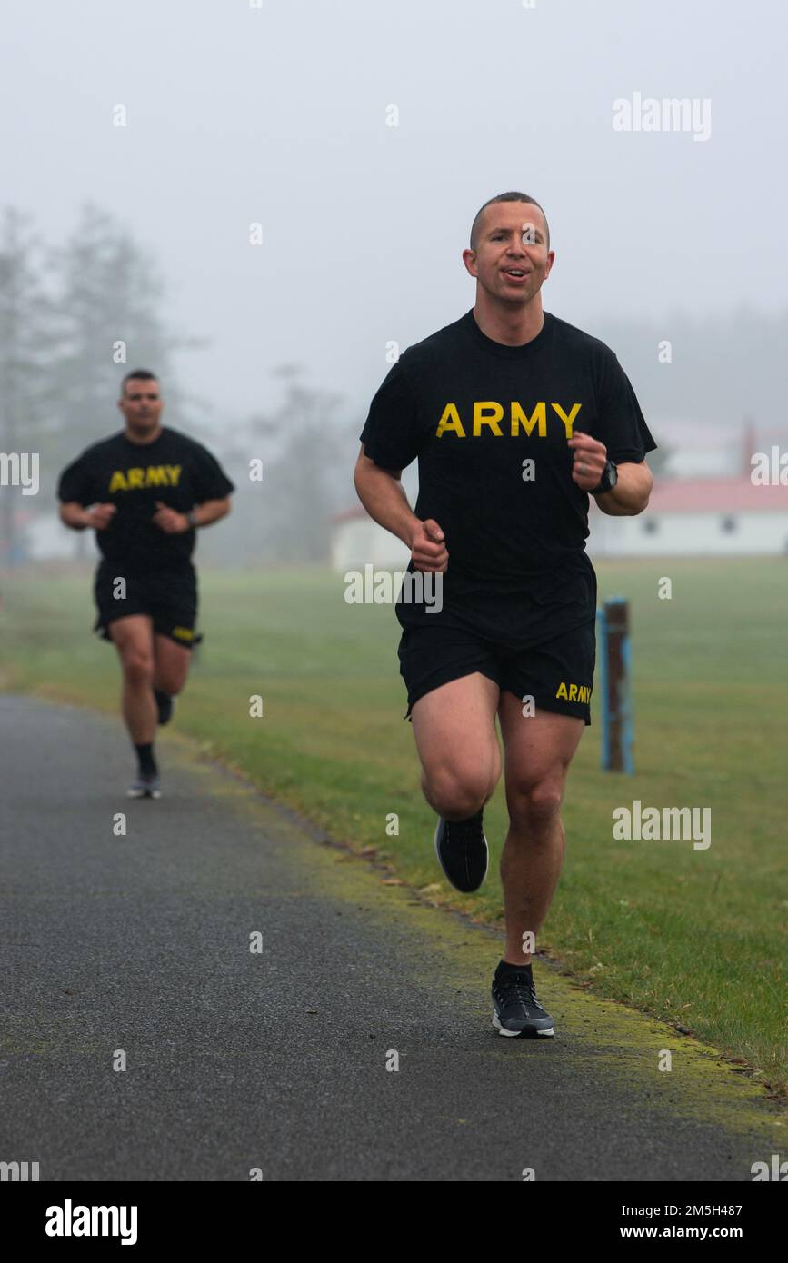 Oregon Army National Guard Soldiers take part in the Army Combat ...
