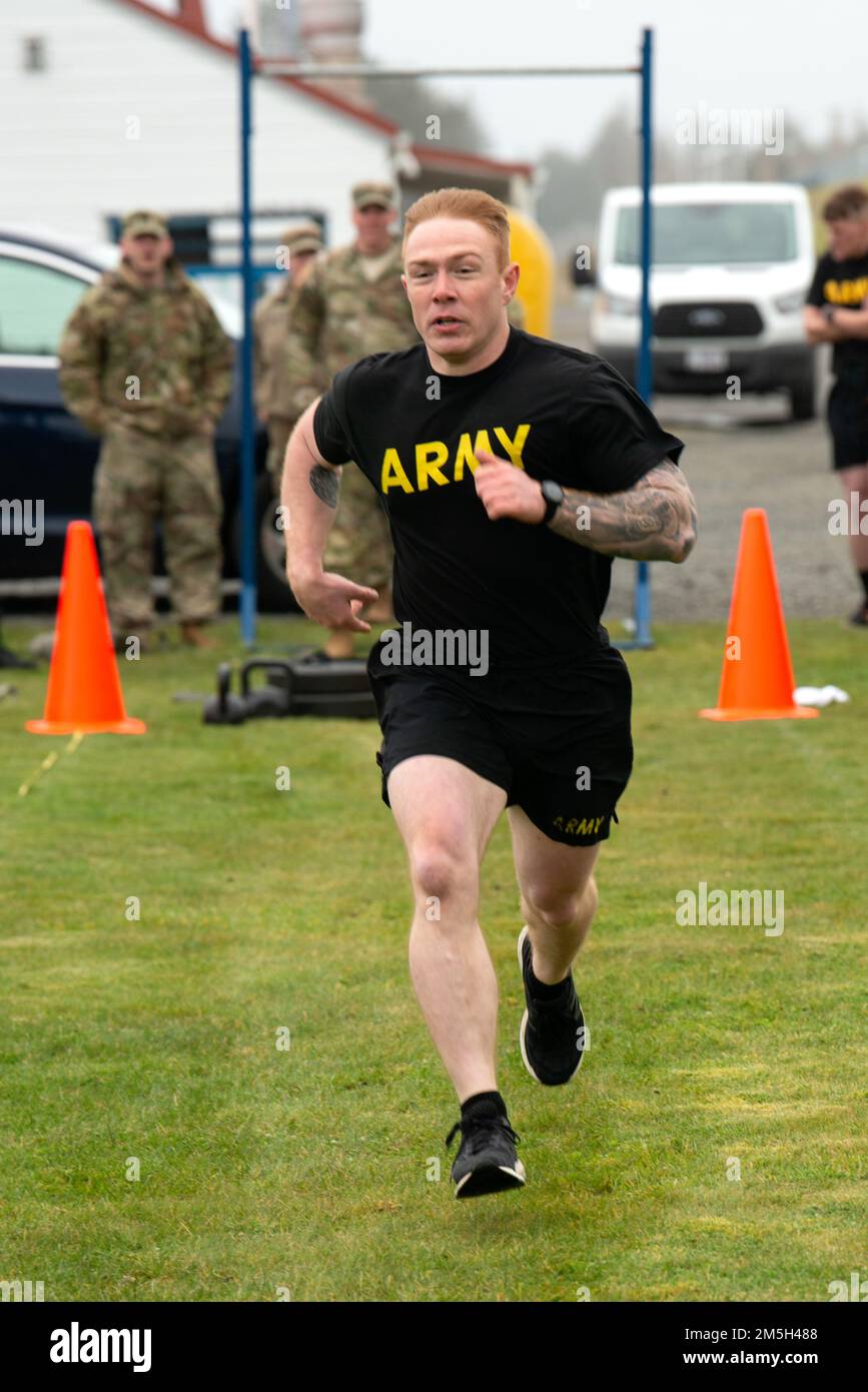 Oregon Army National Guard Soldiers take part in the Army Combat ...