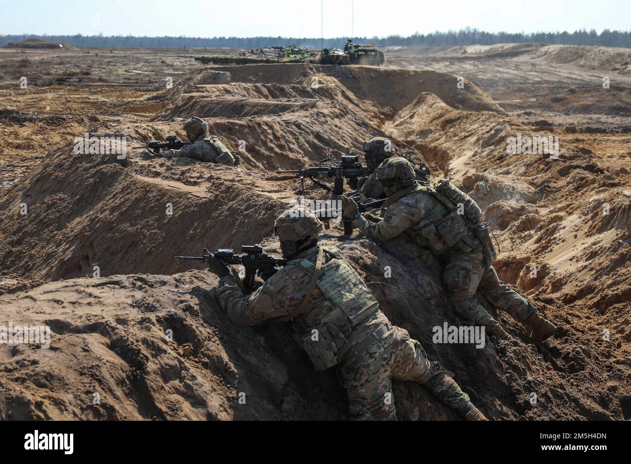 Paratroopers from 1st Battalion, 505th Parachute Infantry Regiment, 3rd ...