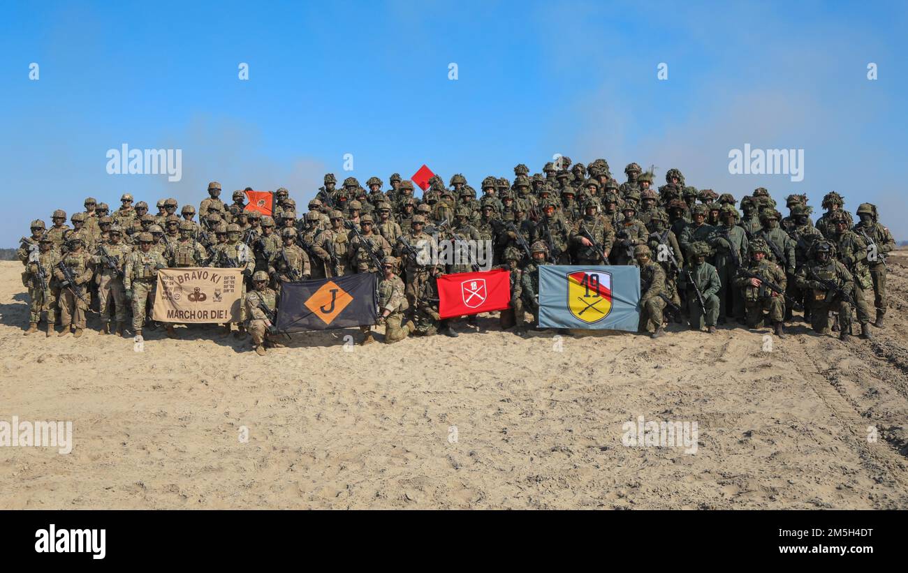 U.S. Army Paratroopers from 1st Battalion, 505th Parachute Infantry ...