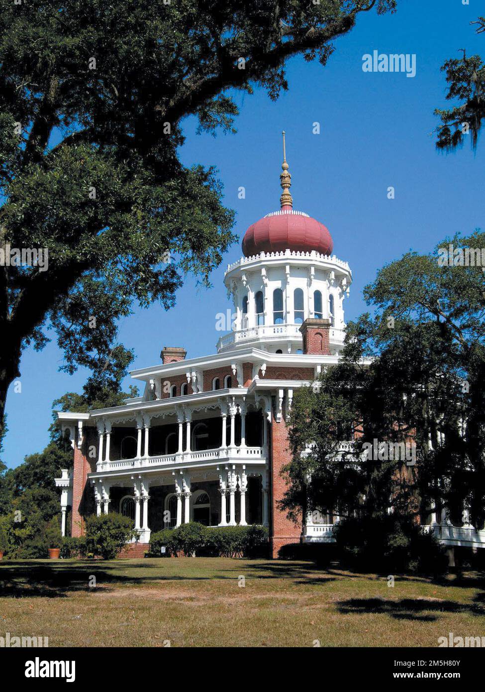 Natchez Trace Parkway - Longwood. Longwood, the largest octagonal house ...