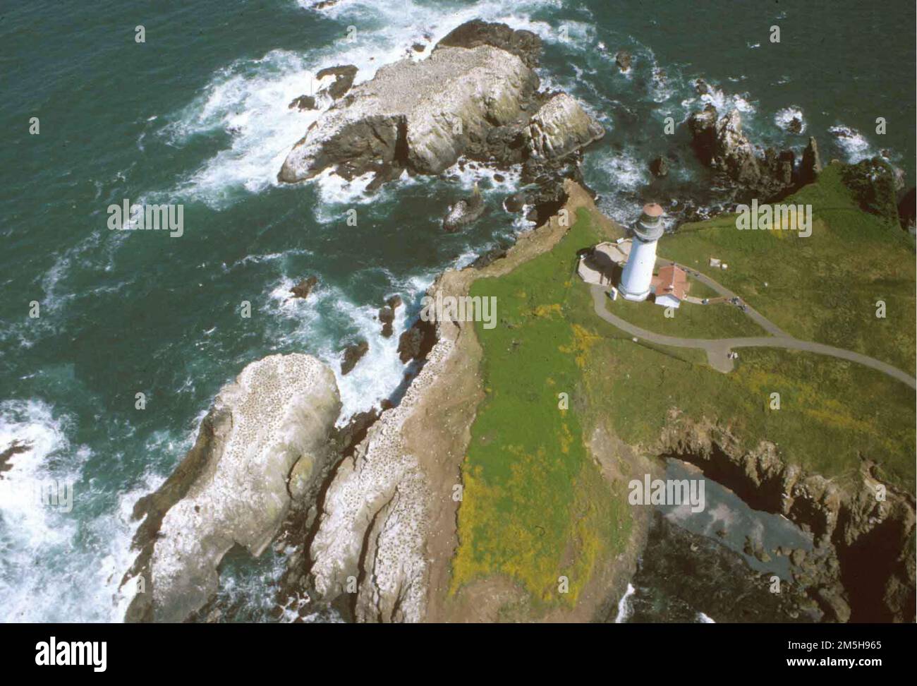 Pacific Coast Scenic Byway - Oregon - Yaquina Head, Oregon Islands ...