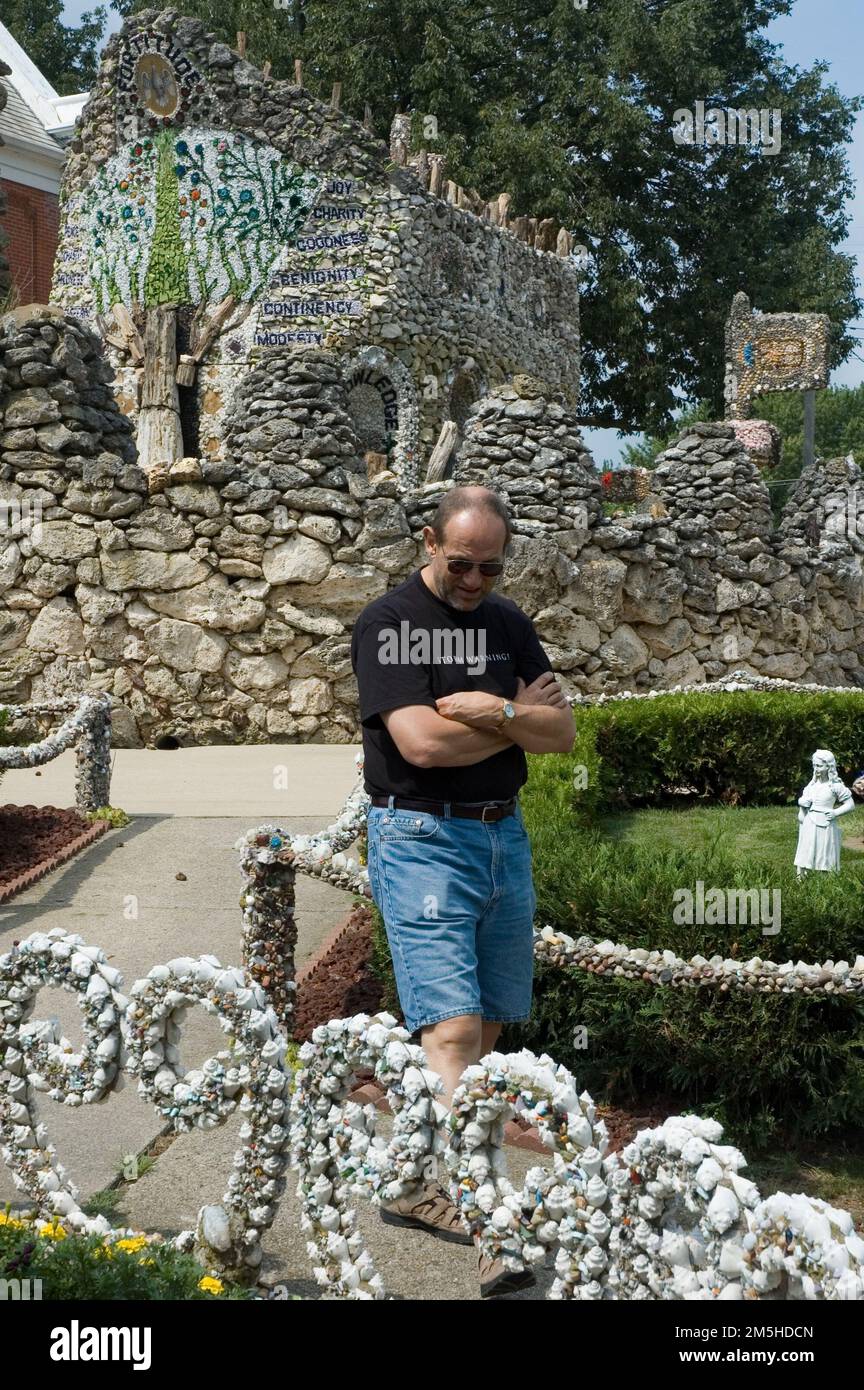 Great River Road - Gardens of the Holy Ghost Catholic Church. A visitor ...