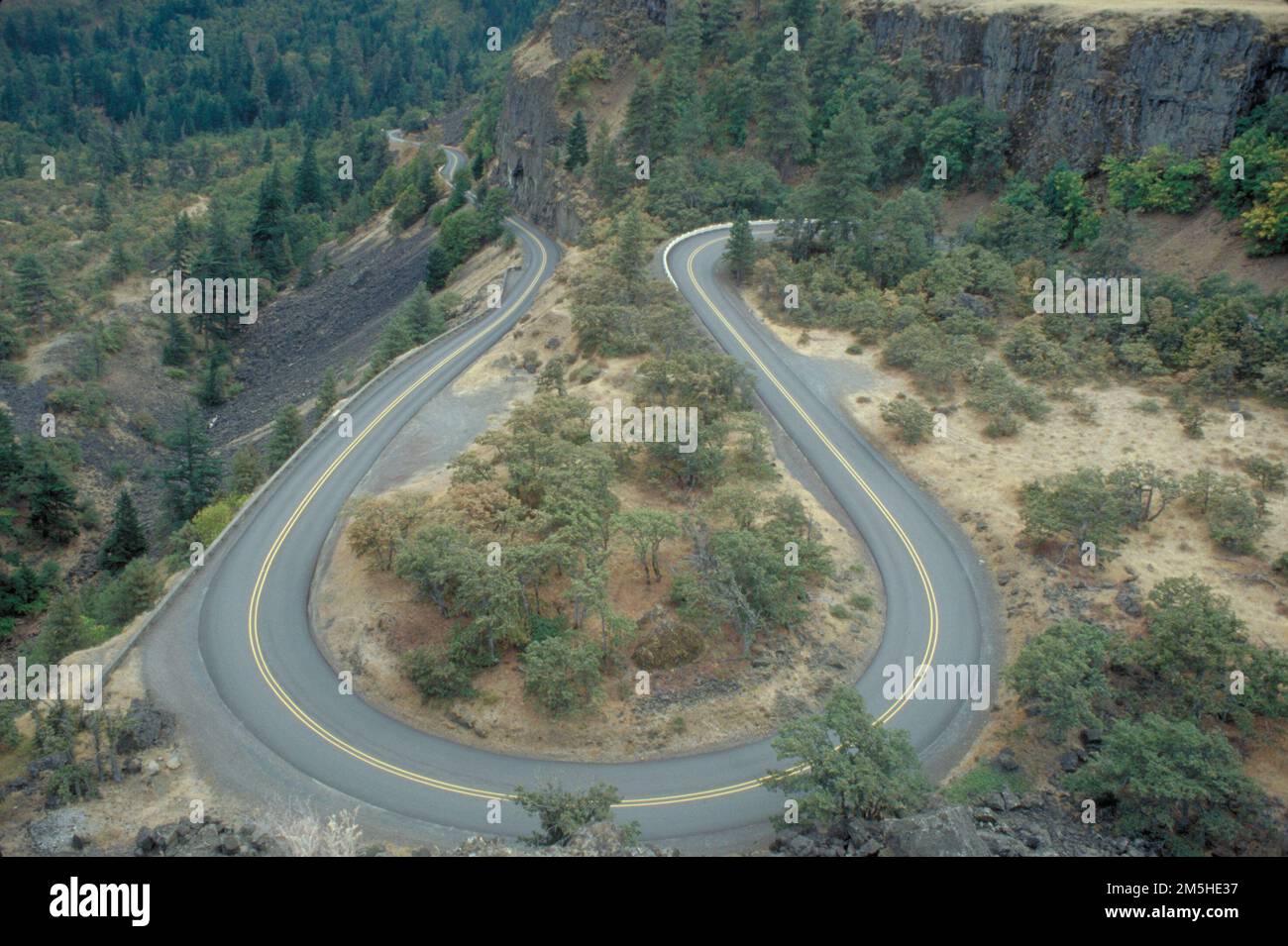 Historic Columbia River Highway - Hairpin Curve on the Rowena Loops ...