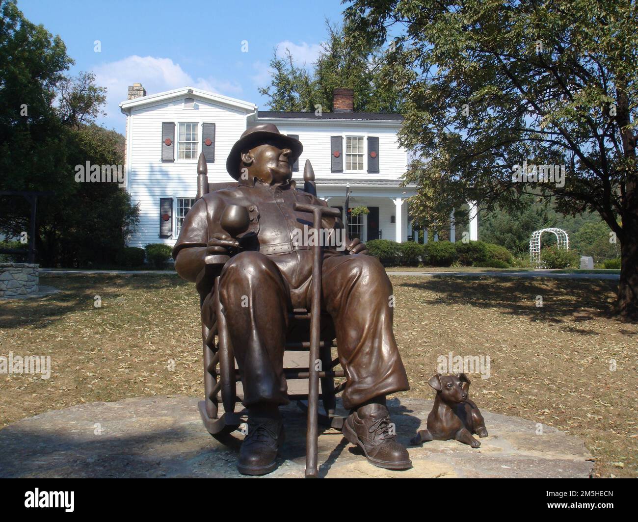 Lincoln Heritage Scenic Highway - Jim Beam Distillery. A bronze statue ...