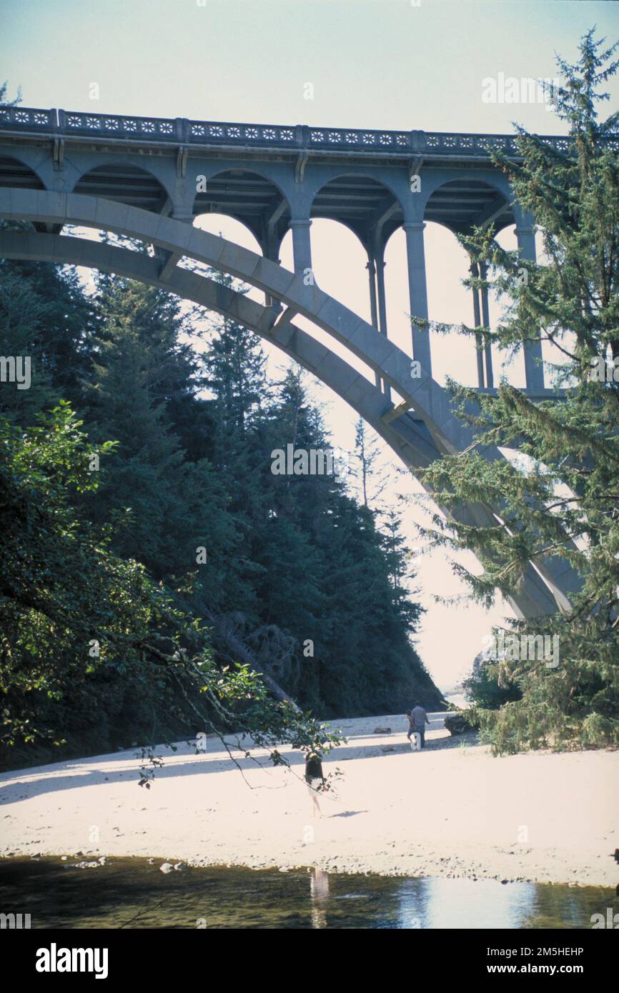 Pacific Coast Scenic Byway - Oregon - Bridge on Oregon's Pacific Coast ...