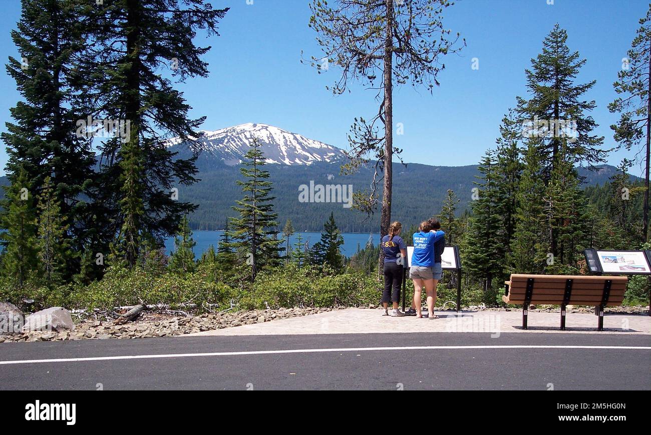 Rogue-Umpqua Scenic Byway - Visitors at Diamond Lake Viewpoint. View ...