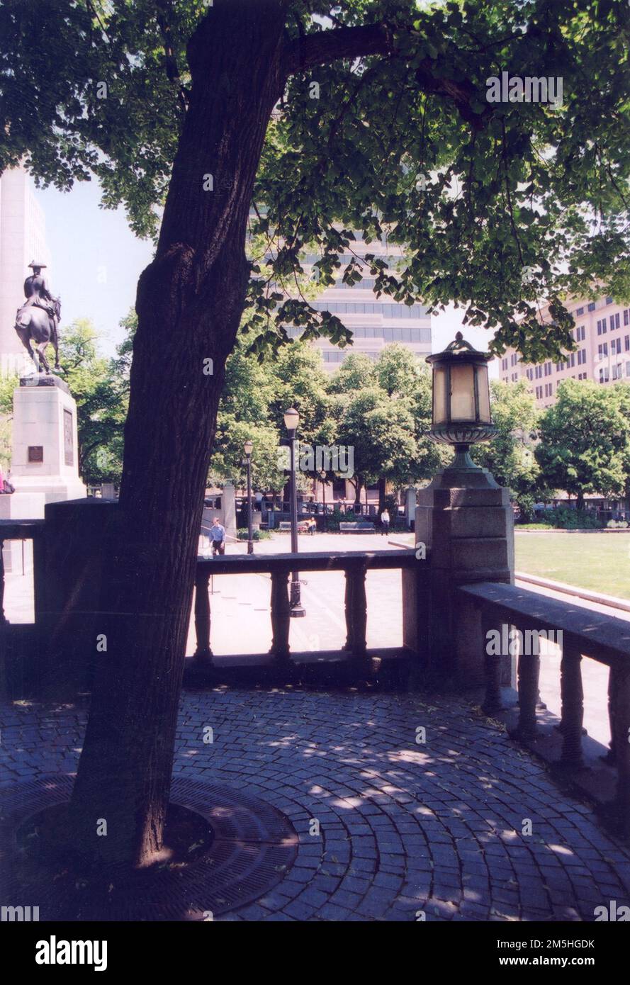 Brandywine Valley Scenic Byway - Lantern and Brickwork at Rodney Square ...