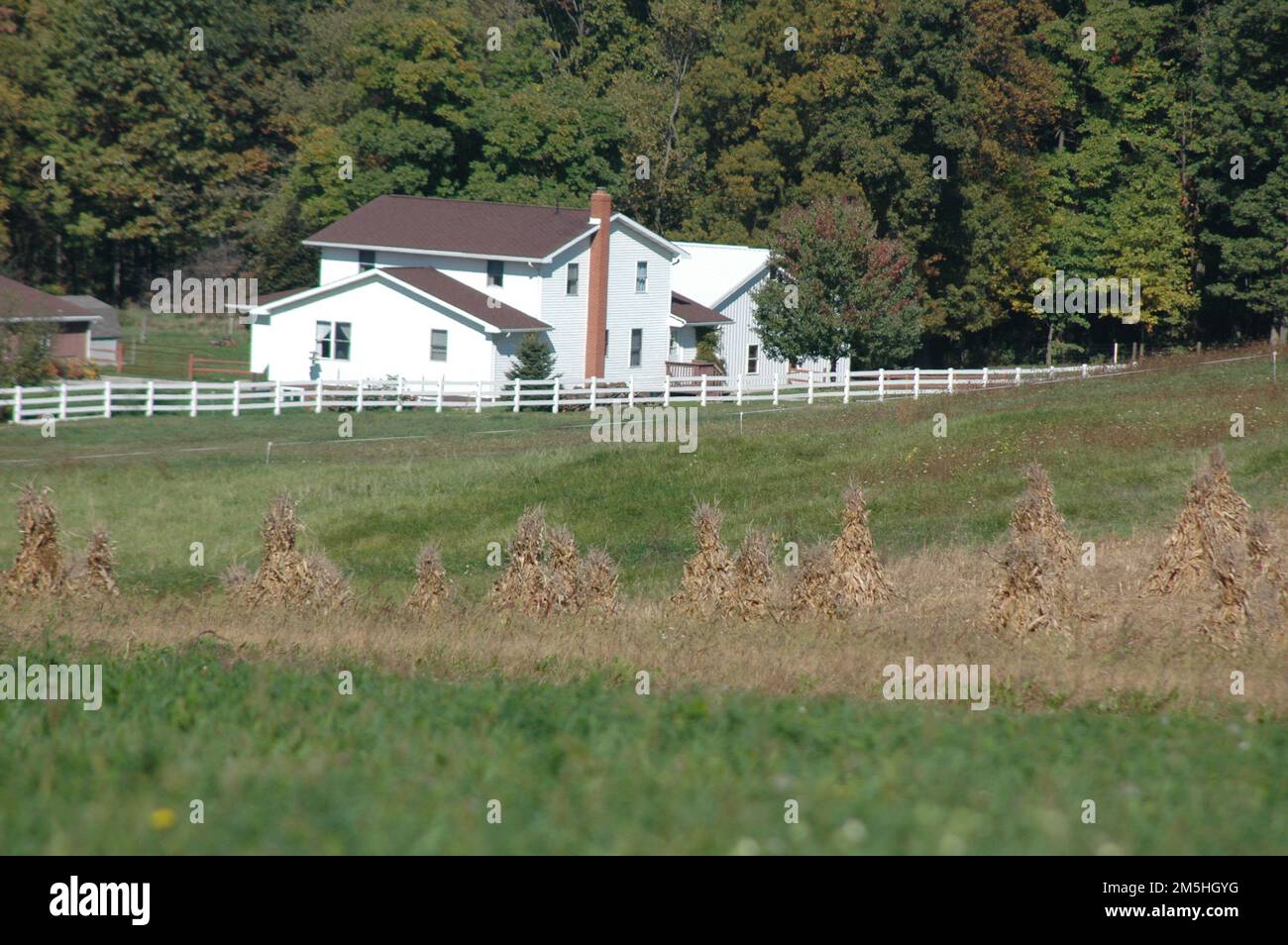 Amish Country Byway - Amish Country Farm House. The whitewashed ...