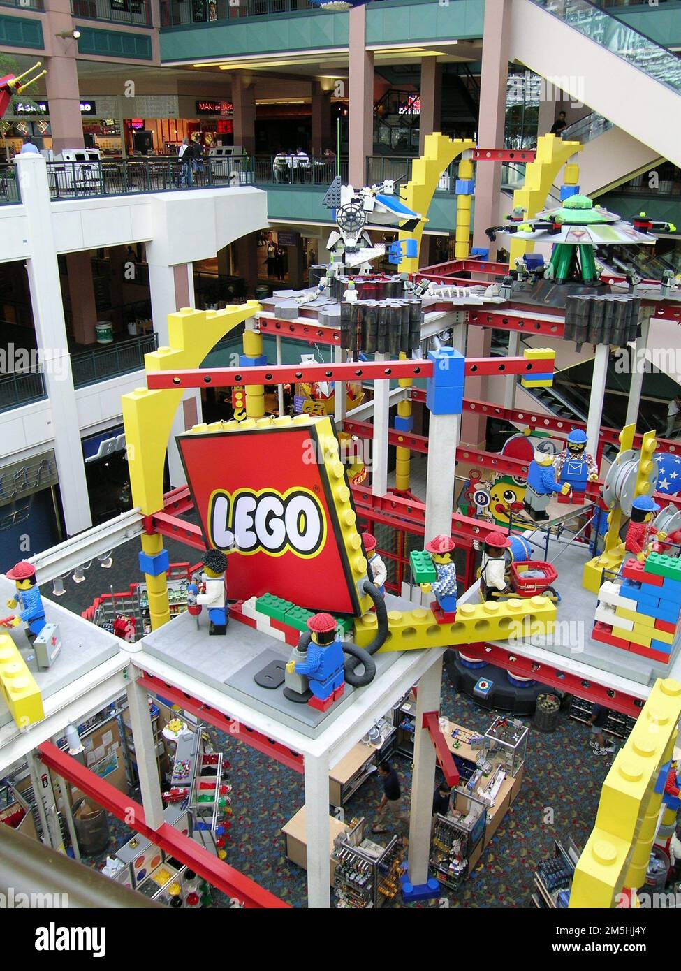 Grand Rounds Scenic Byway - Giant Lego Display in Mall of America ...