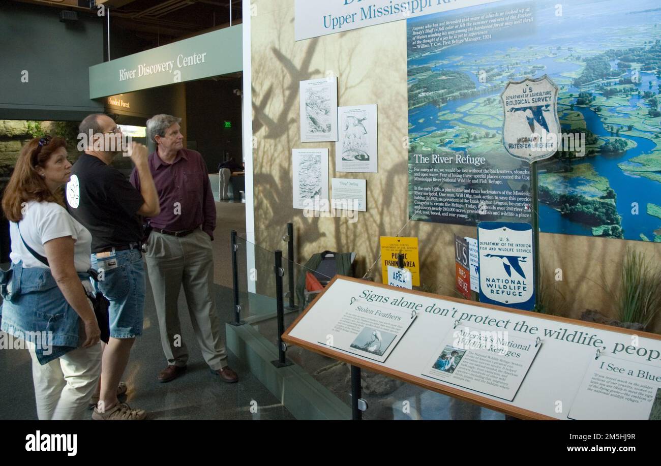 Great River Road - National Mississippi River Museum Display. Visitors ...