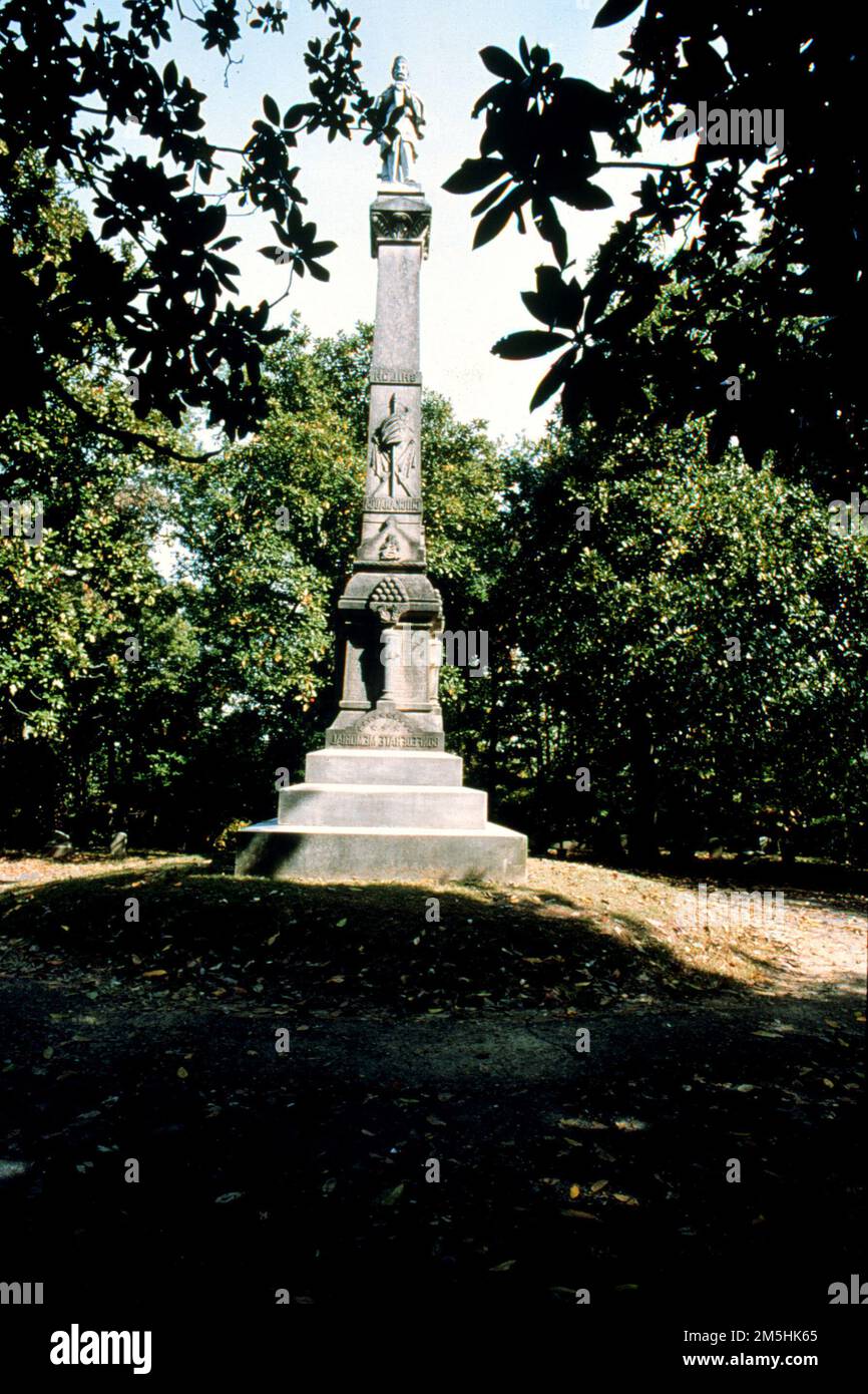 Crowley's Ridge Parkway - Confederate Cemetery. A gray stone monument ...