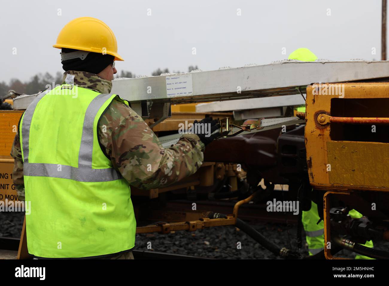 U.S. Army Reserve Soldiers from the 485th Engineer Company out of ...