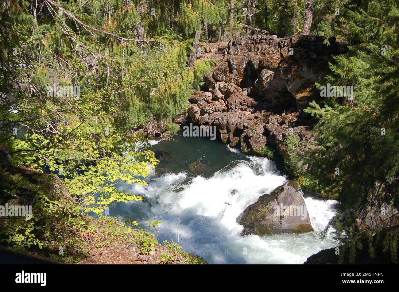 Rogue-Umpqua Scenic Byway - Natural Bridge and the Hidden River. The ...