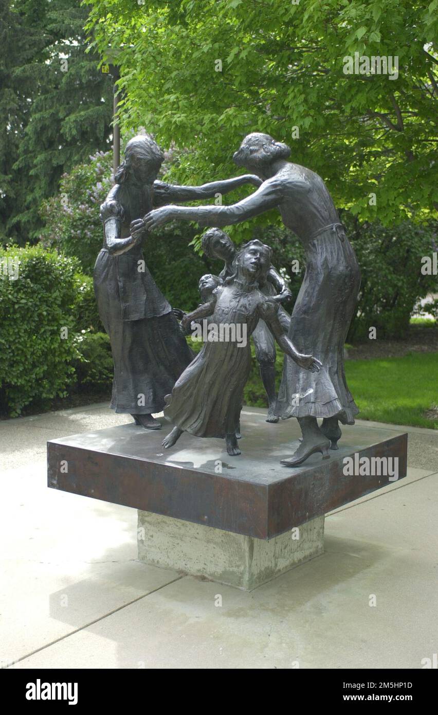 Minnesota River Valley Scenic Byway - The Mothers Statue in Louise Park ...