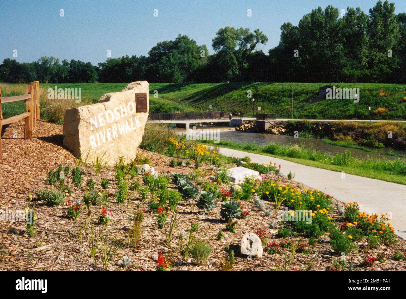 Flint Hills Scenic Byway - Neosho Riverwalk at the Santa Fe Trail River ...